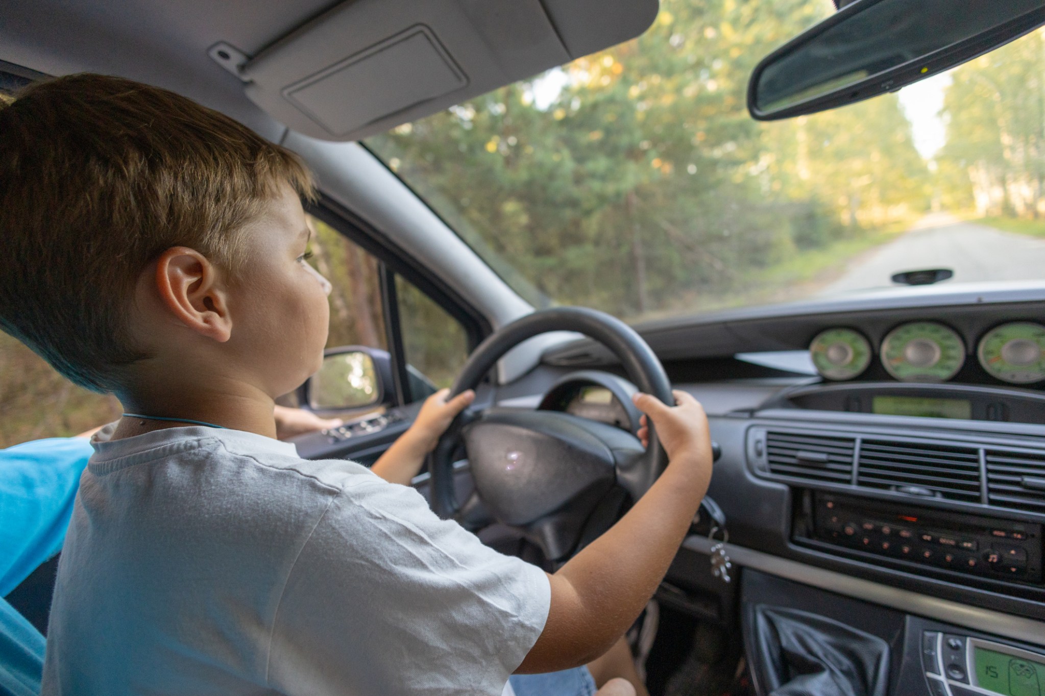 Bloomington, IN 11-year-old crashes SUV while driving drunk dad home from school