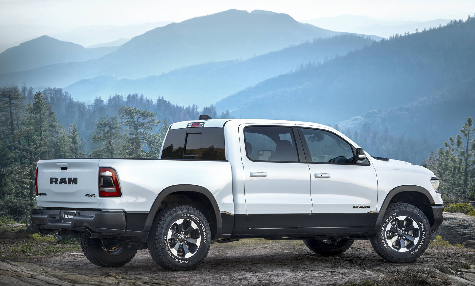 Ohio man buys Ram truck off Facebook, gets surrounded by 6 cops ...