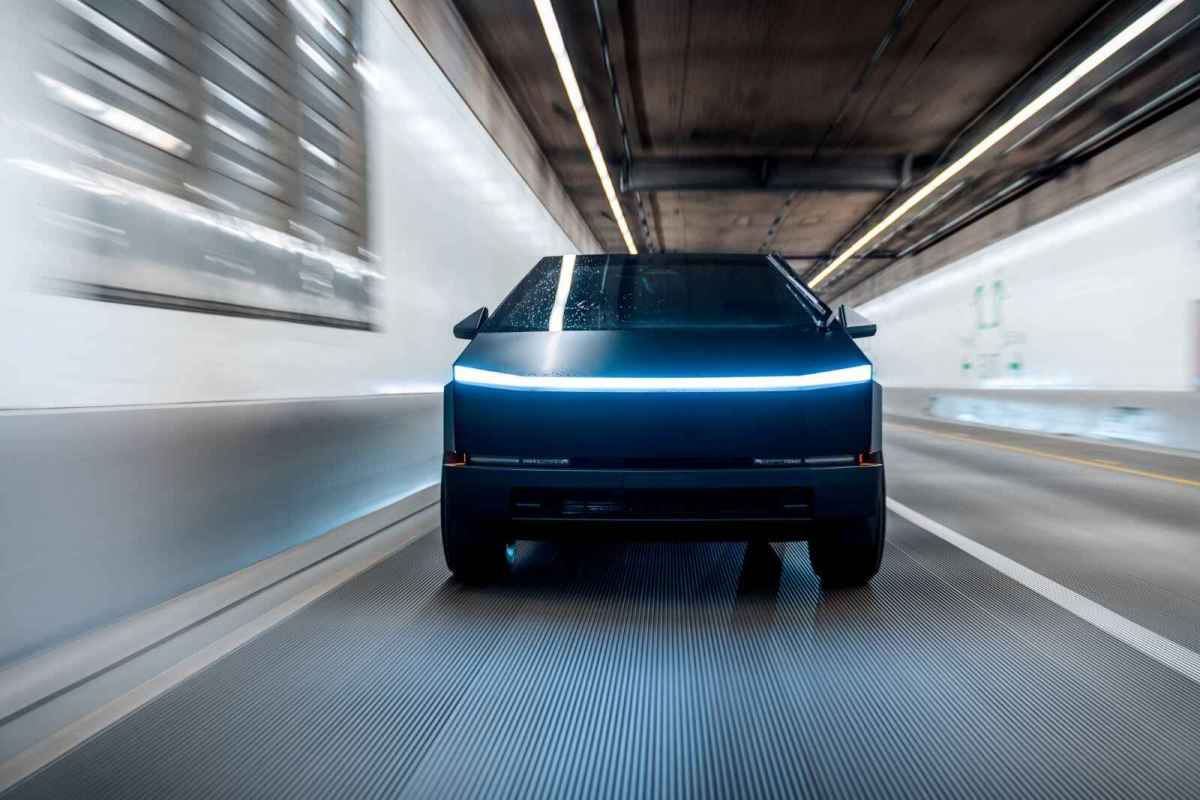 Tesla allegedly slows Cybertruck deliveries because body panels can ...