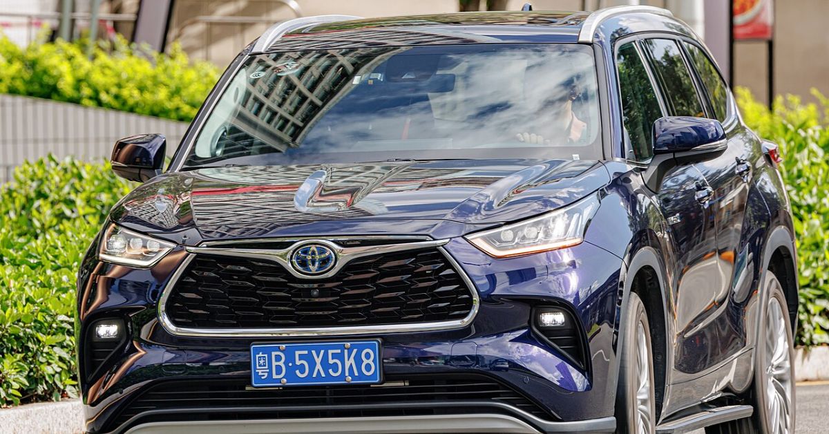 10 Adventure-Ready SUVs That Won’t Drain Your Gas Budget - MotorBiscuit