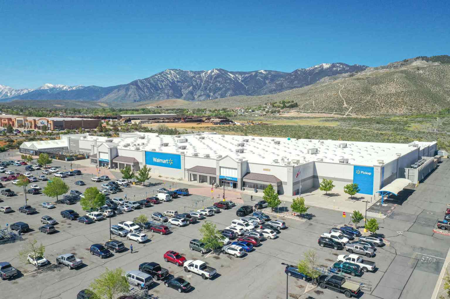 Cowboy ropes bicycle thief in Walmart parking lot