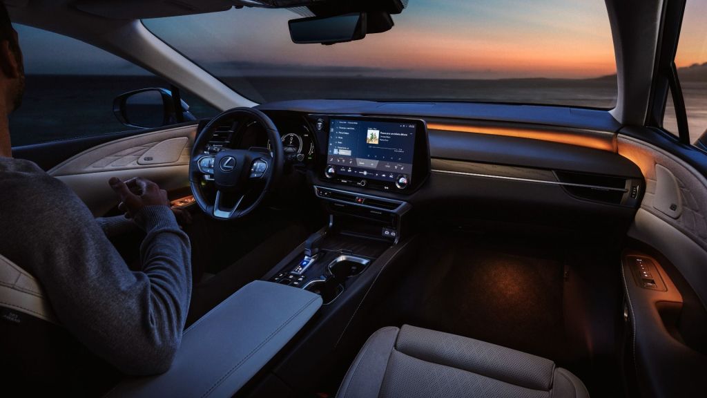 Only 2 things hold the 2025 Lexus RX 450h back from greatness