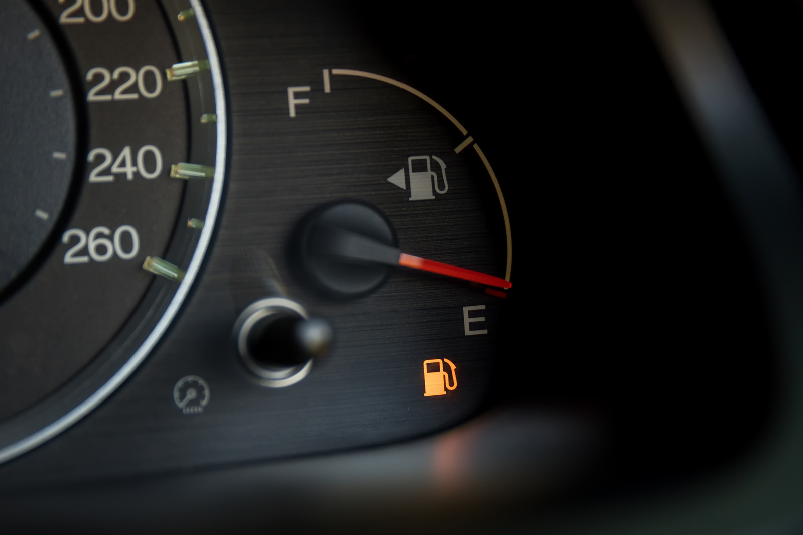 How many gallons are left when a car's fuel light comes on? - MotorBiscuit