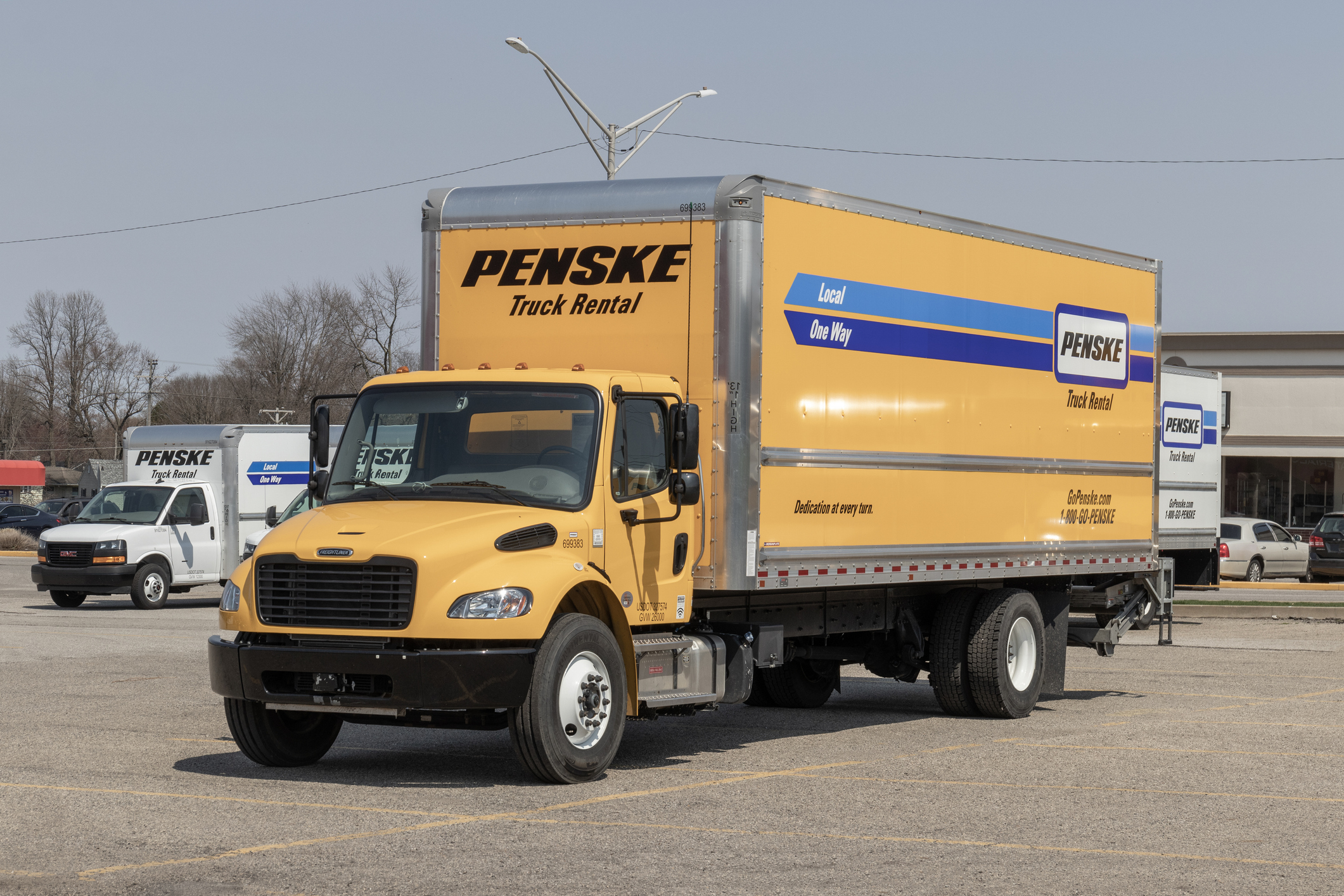 Box truck with leaking propane explodes setting Chicago homes on fire