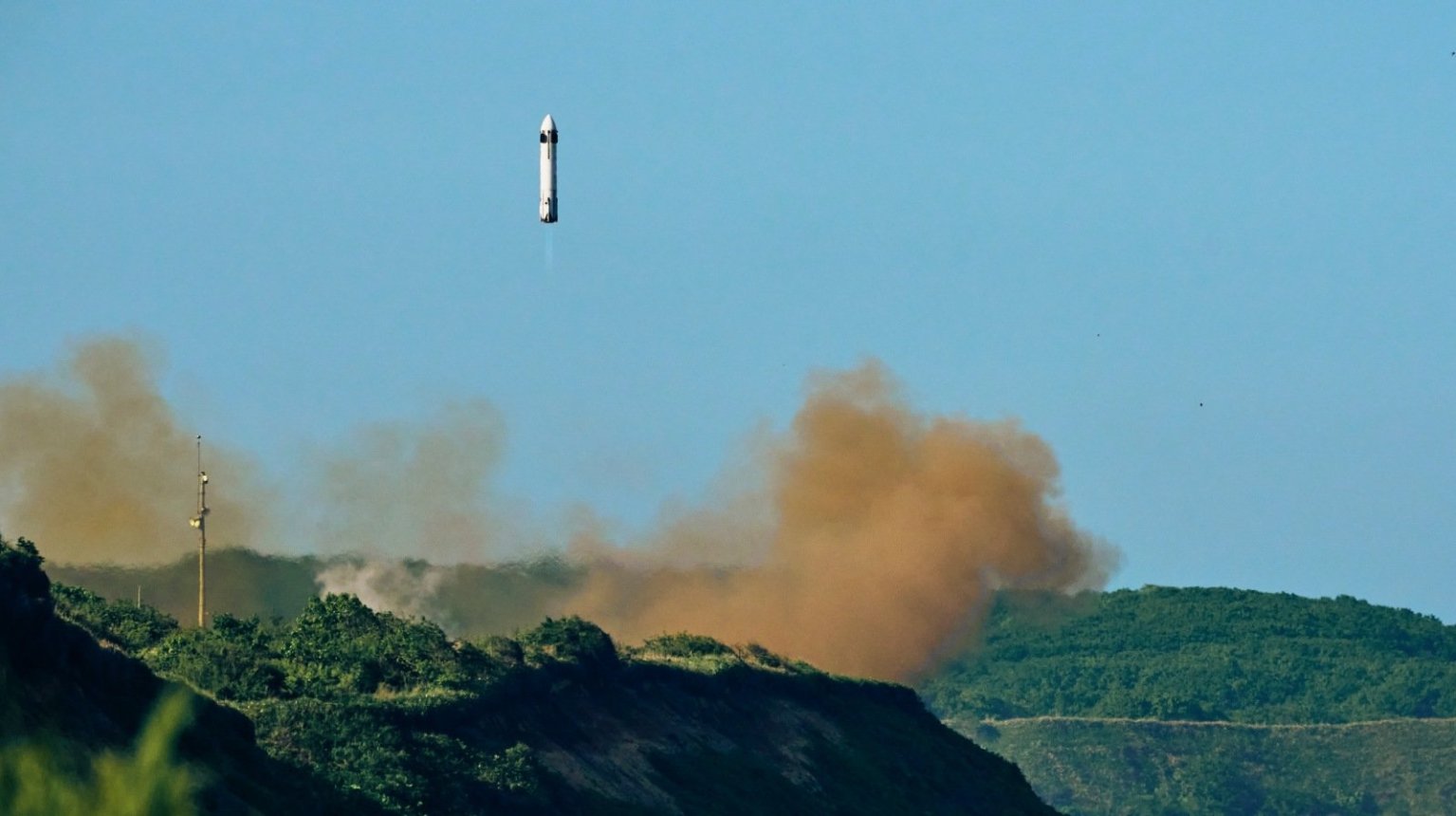 Honda dunks on SpaceX with successful reusable rocket test