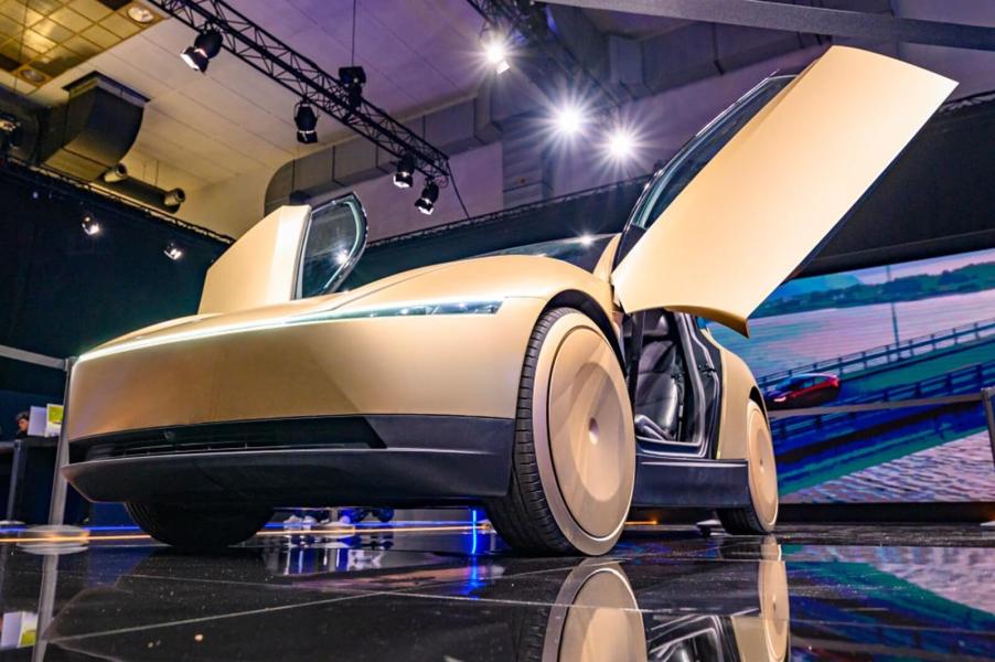 Tesla Robotaxi set for Austin debut 10 days late, still bolsters ...