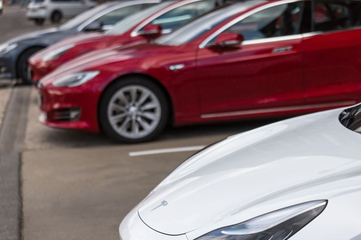 Road rage sparks shooting between two California Tesla drivers