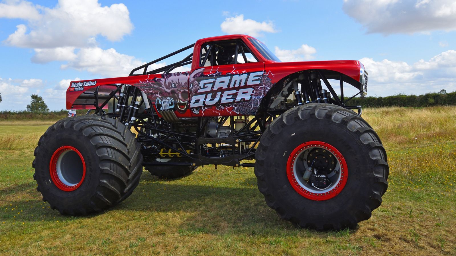 'Pure Insanity' Drunk Oregon driver knocks a 6,825-lb monster truck off ...