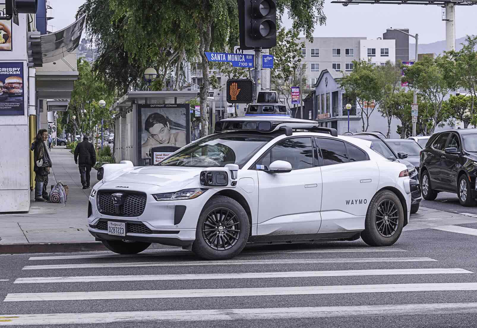 Google’s Self-Driving Taxis Getting Aggro, Gunning for East Coast ...