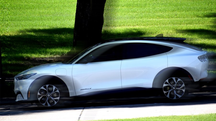 Meet the ‘Detroit Electric,’ a 100-Year-Old EV Coupe Henry Ford’s Wife ...