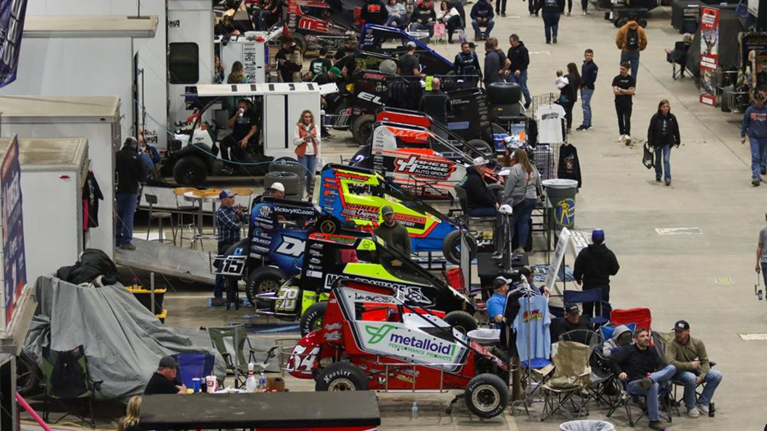 Crew Members Brawl in the Pits at the 40th Annual Chili Bowl Nationals ...