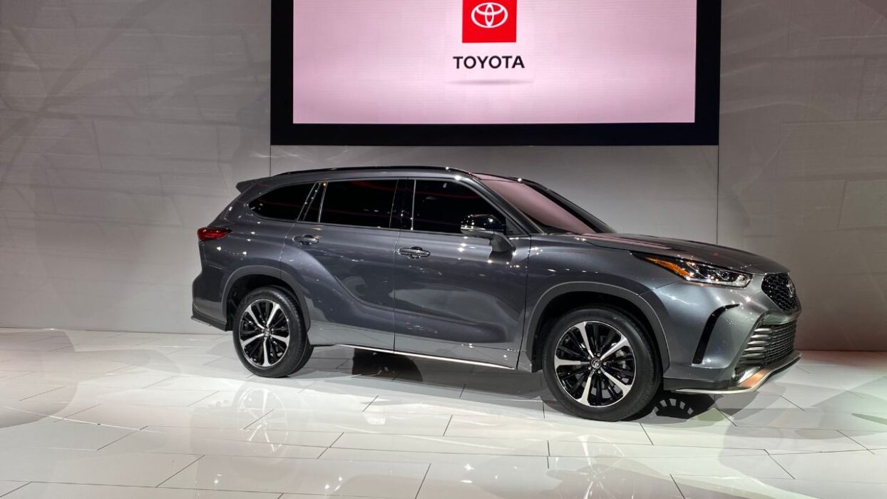 Toyota Highlander Recall Impacts Nearly 590,000 SUVs Over Seat Defect ...