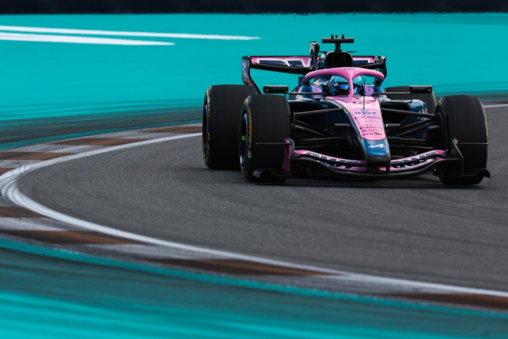 Alpine Facing Total Engine Isolation After Rumored Mercedes Customer ...