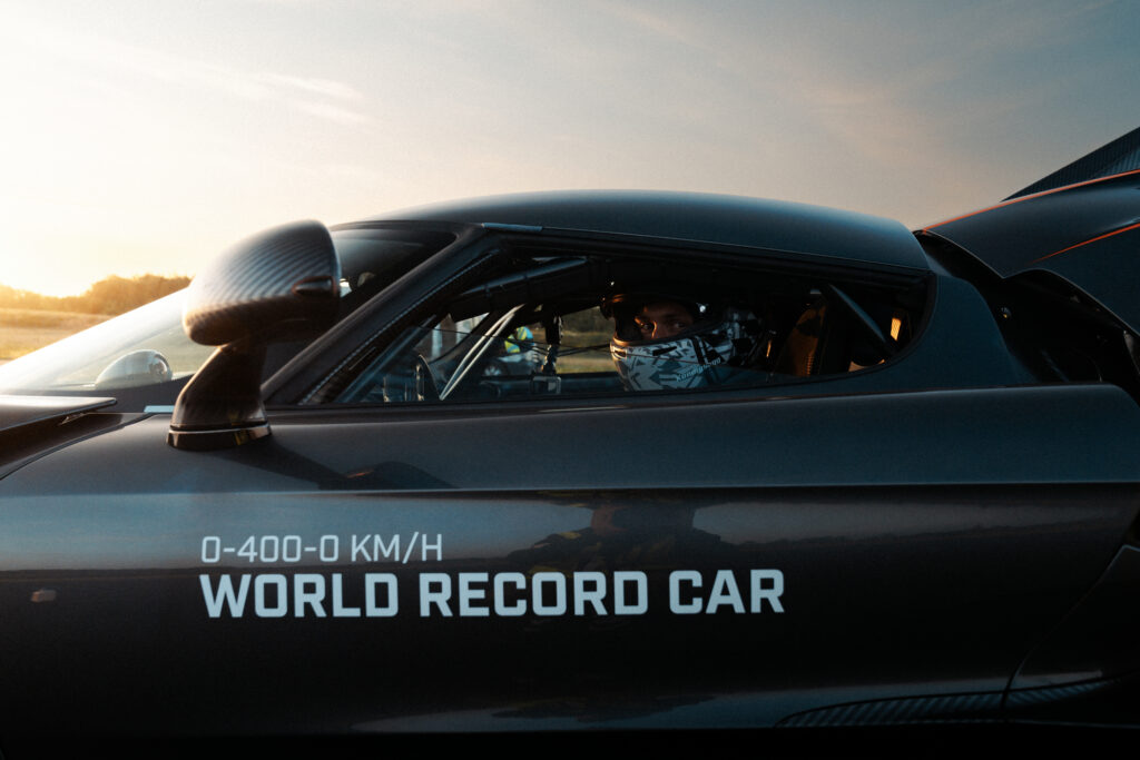Koenigsegg Jesko Absolut Rewrites the Rules: Unbelievable Quarter-Mile ...