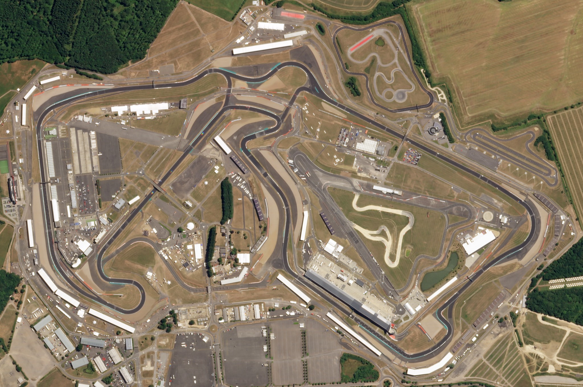 Silverstone’s 2026 Nightmare: Why the British GP Will Brutalize the New ...